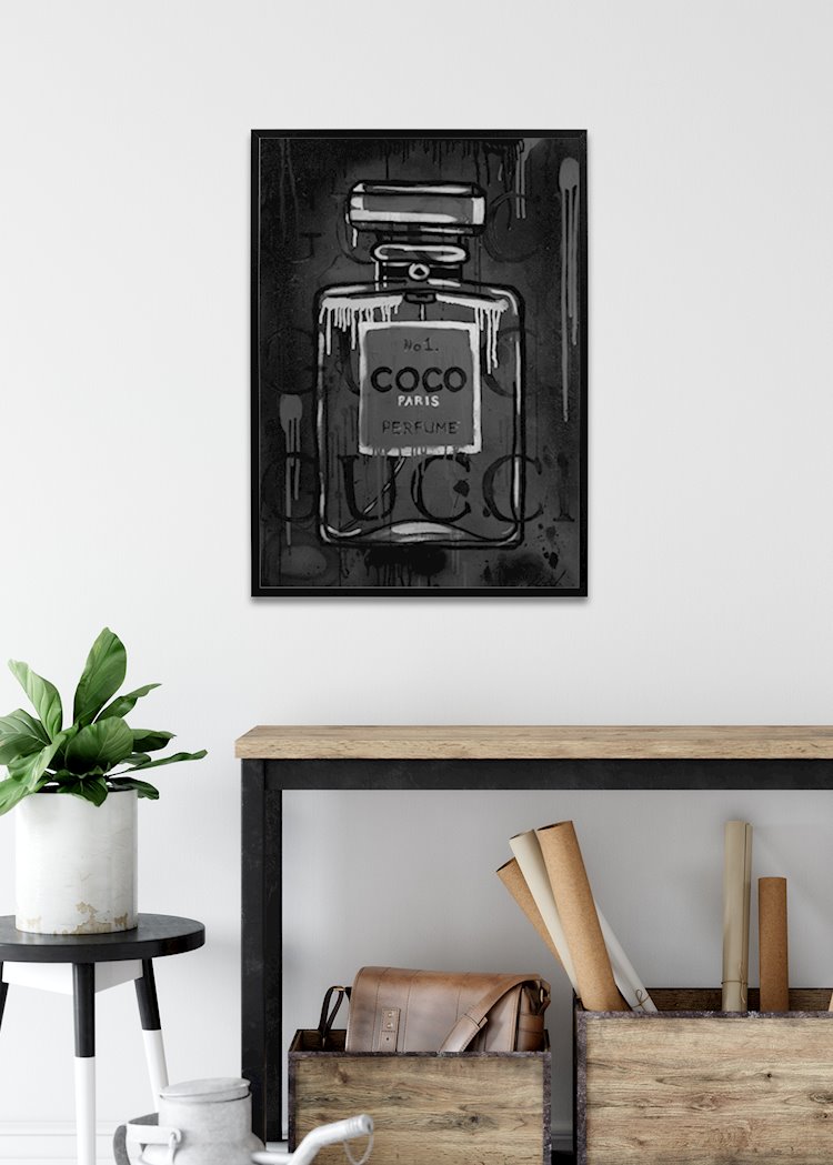 Pink Perfume COCO (BW) Poster von Mikael Lindgren | Printler
